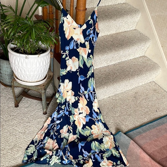 Korye | Dresses | Korye Floral Maxi Dress In Navy And Peach | Poshmark